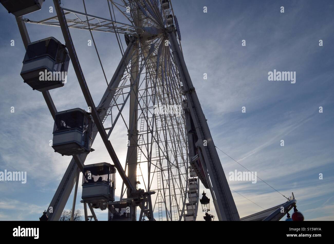 The paris ferris wheel hi-res stock photography and images - Alamy