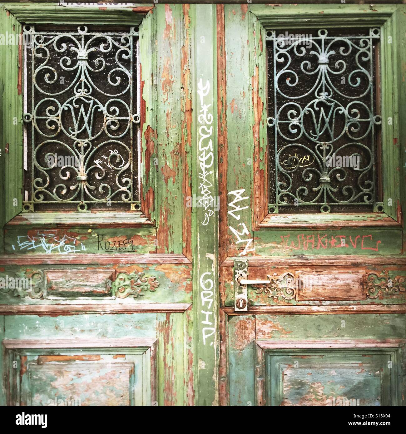 Tenement door hi-res stock photography and images - Alamy