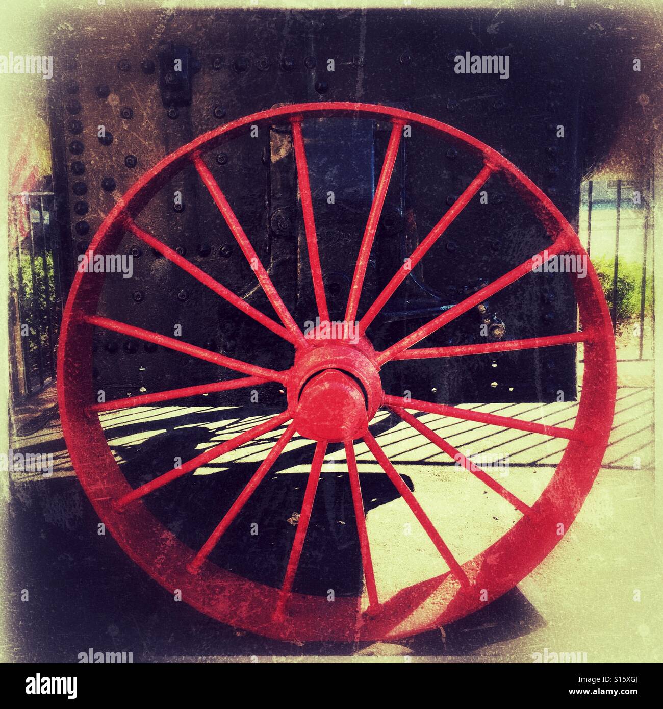 Wheel red hi-res stock photography and images - Alamy