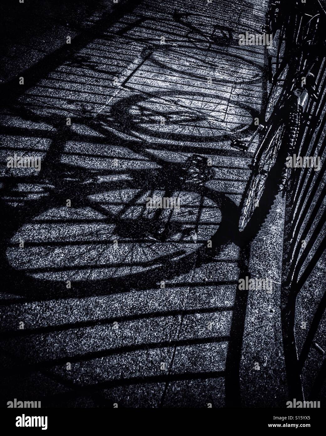 Cycle street light night hi-res stock photography and images - Alamy