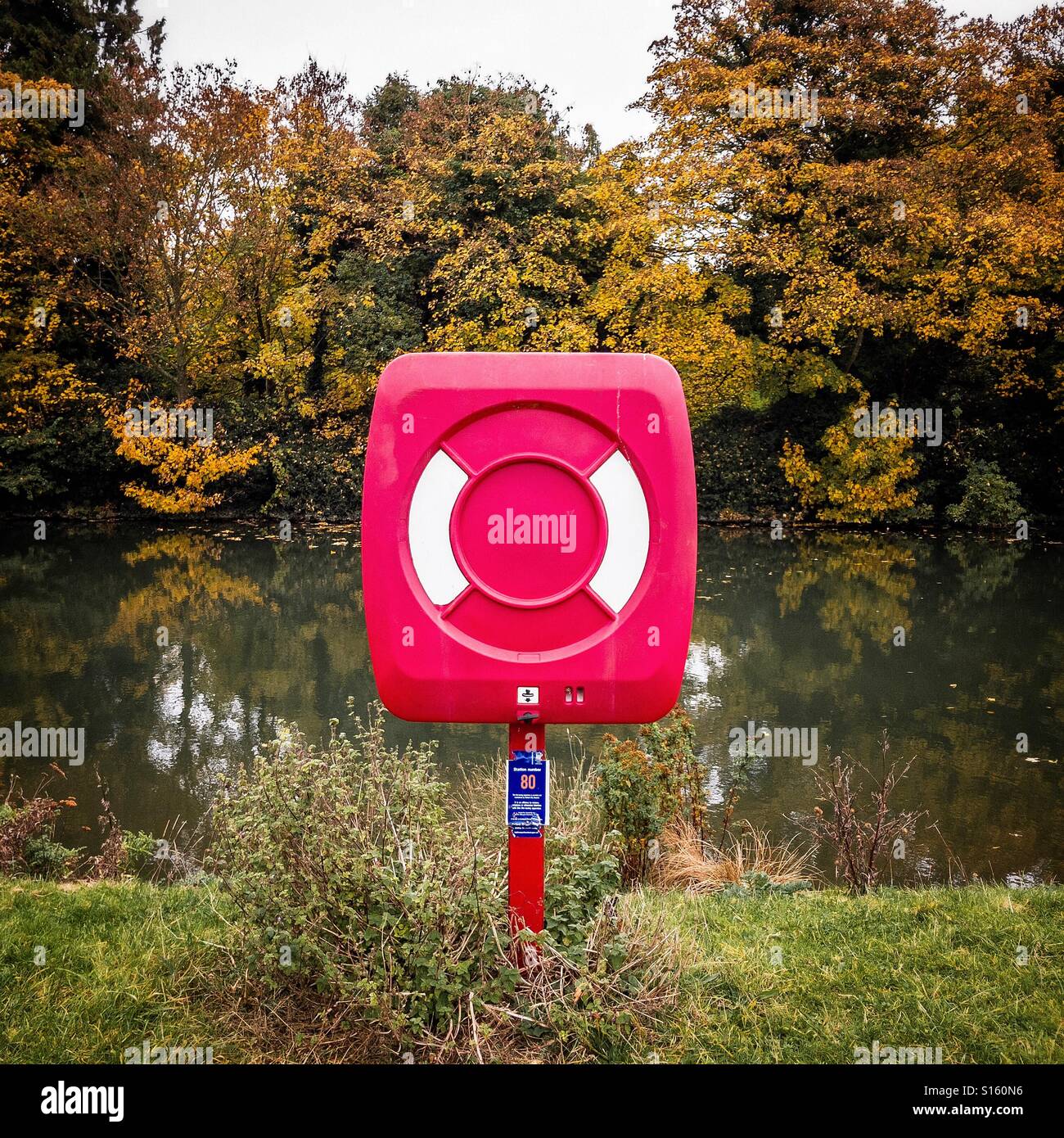 Life ring and the river thames hi-res stock photography and images - Alamy