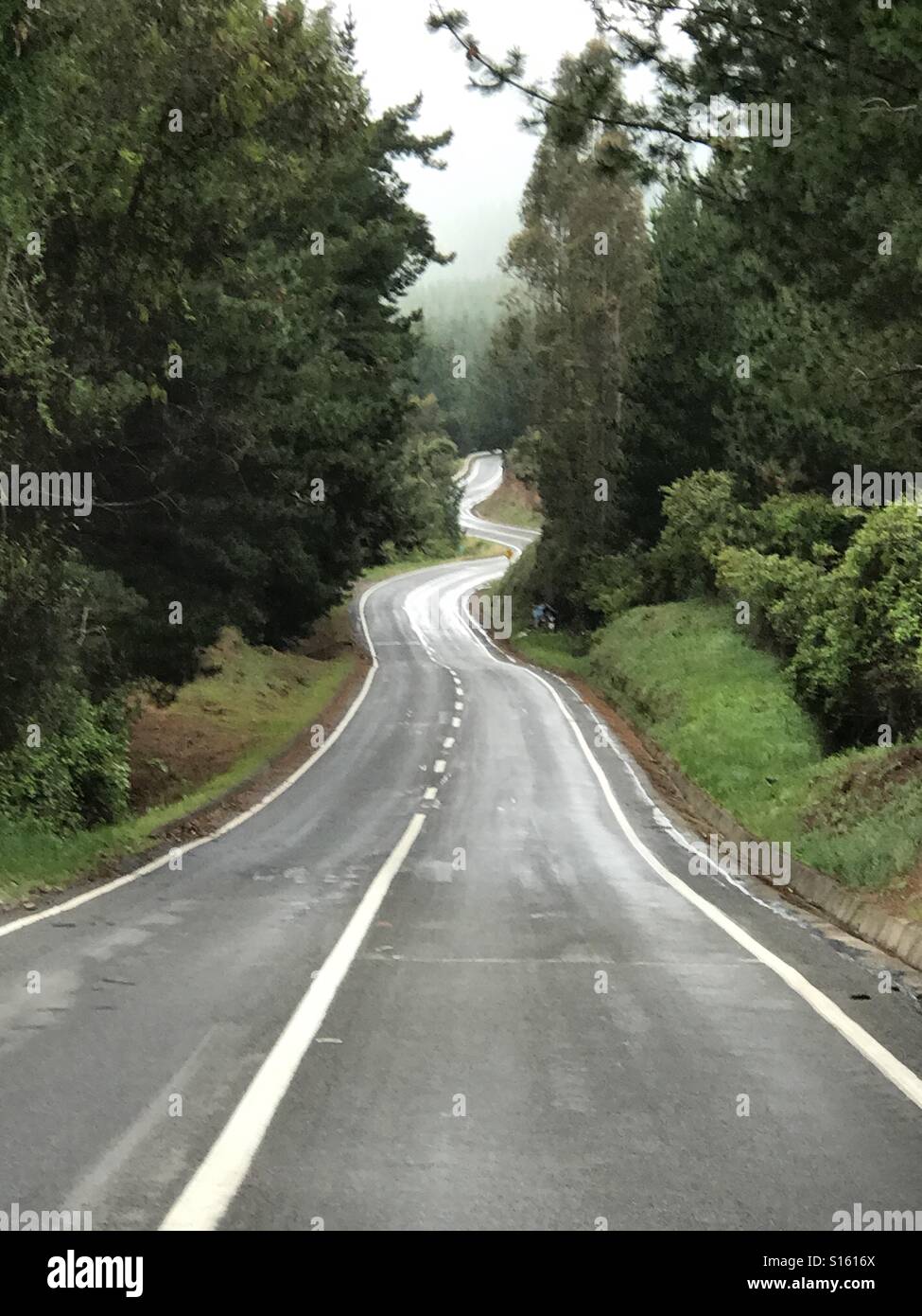 Twisting road hi-res stock photography and images - Alamy
