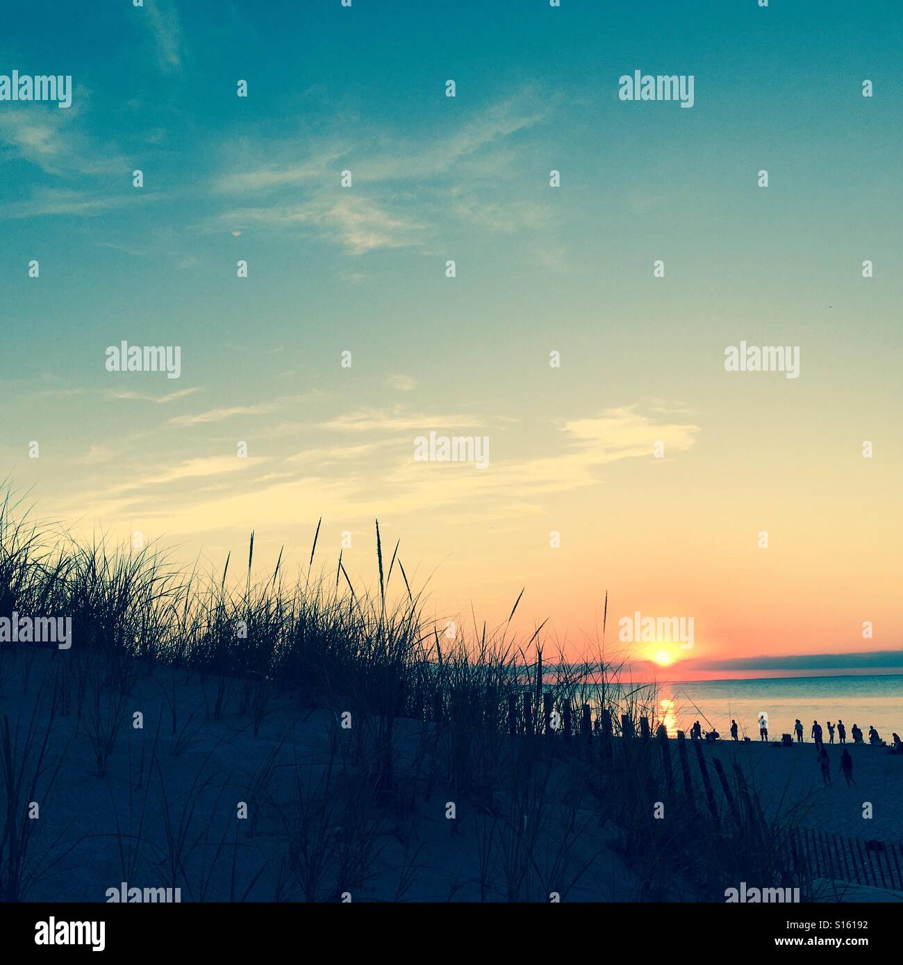 Dues hi-res stock photography and images - Alamy