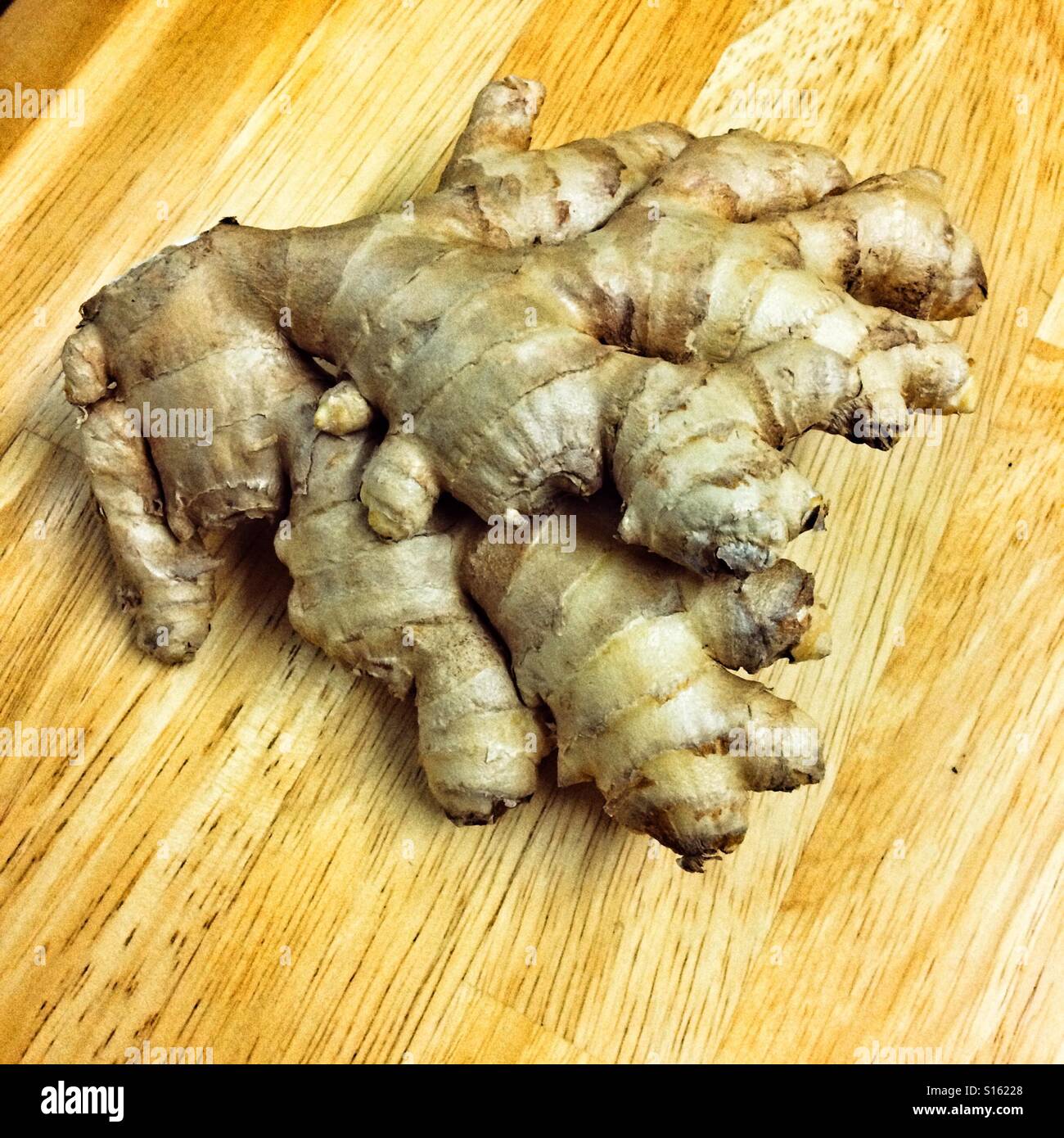 Fresh root ginger Stock Photo - Alamy
