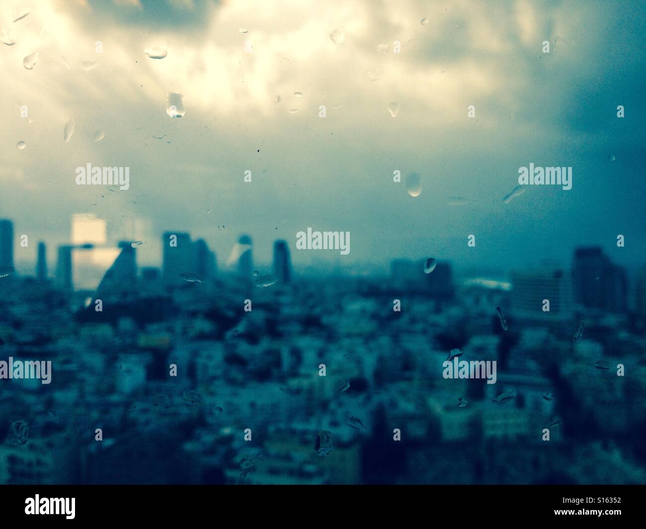 First raindrops hi-res stock photography and images - Alamy