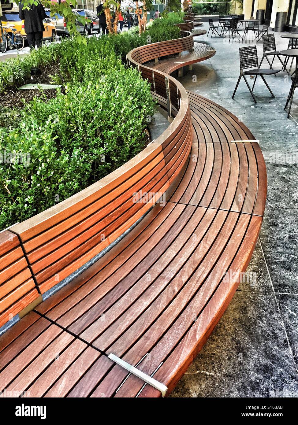 Curved bench hi-res stock photography and images - Alamy