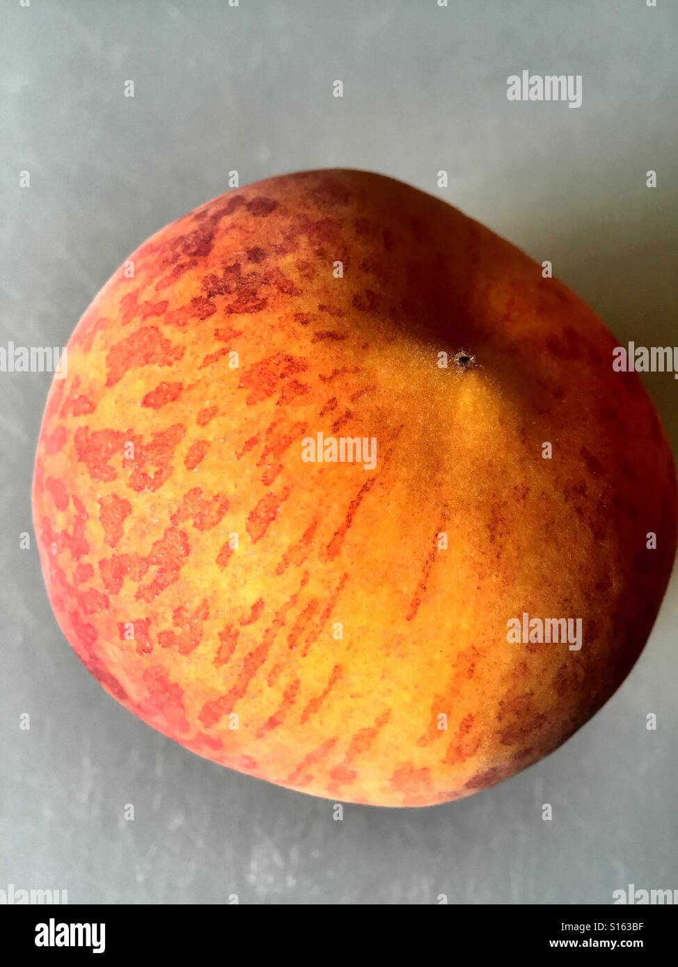 Perfect peach hi-res stock photography and images - Alamy