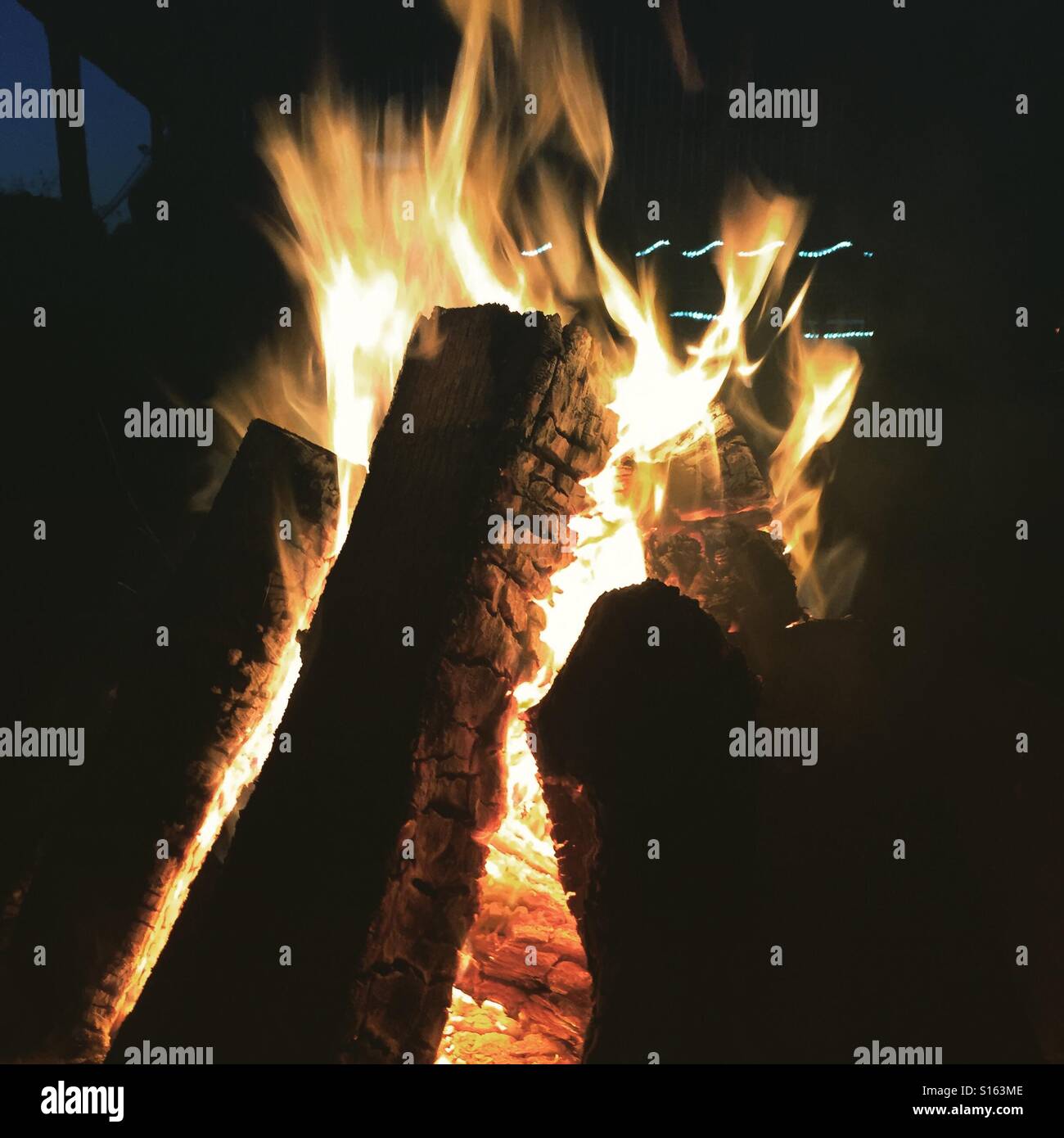 Campfire autumn hi-res stock photography and images - Alamy
