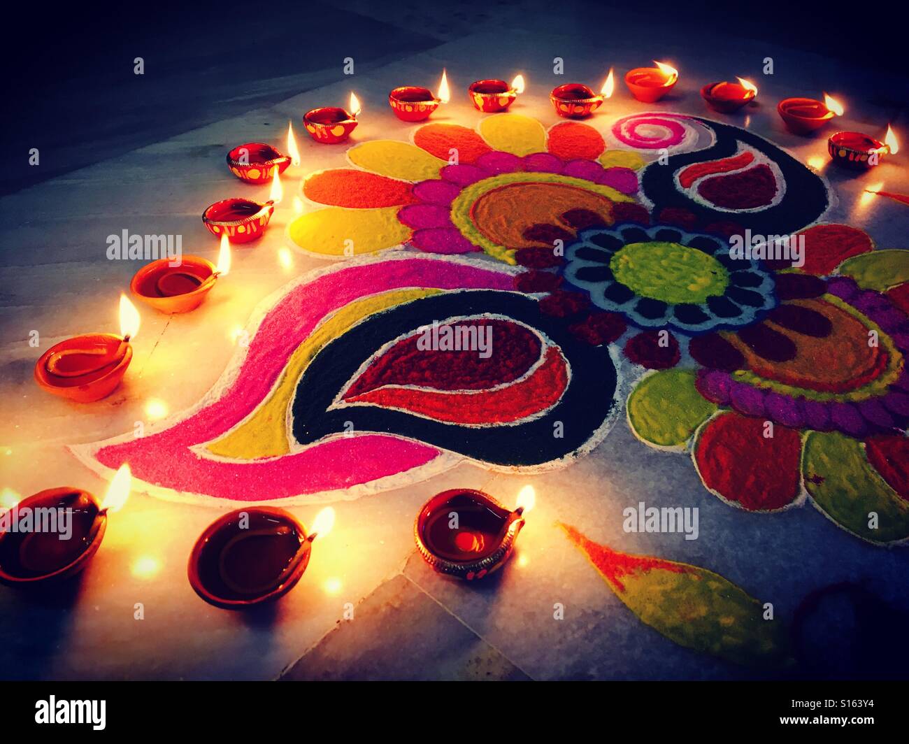 Rangoli hi-res stock photography and images - Alamy
