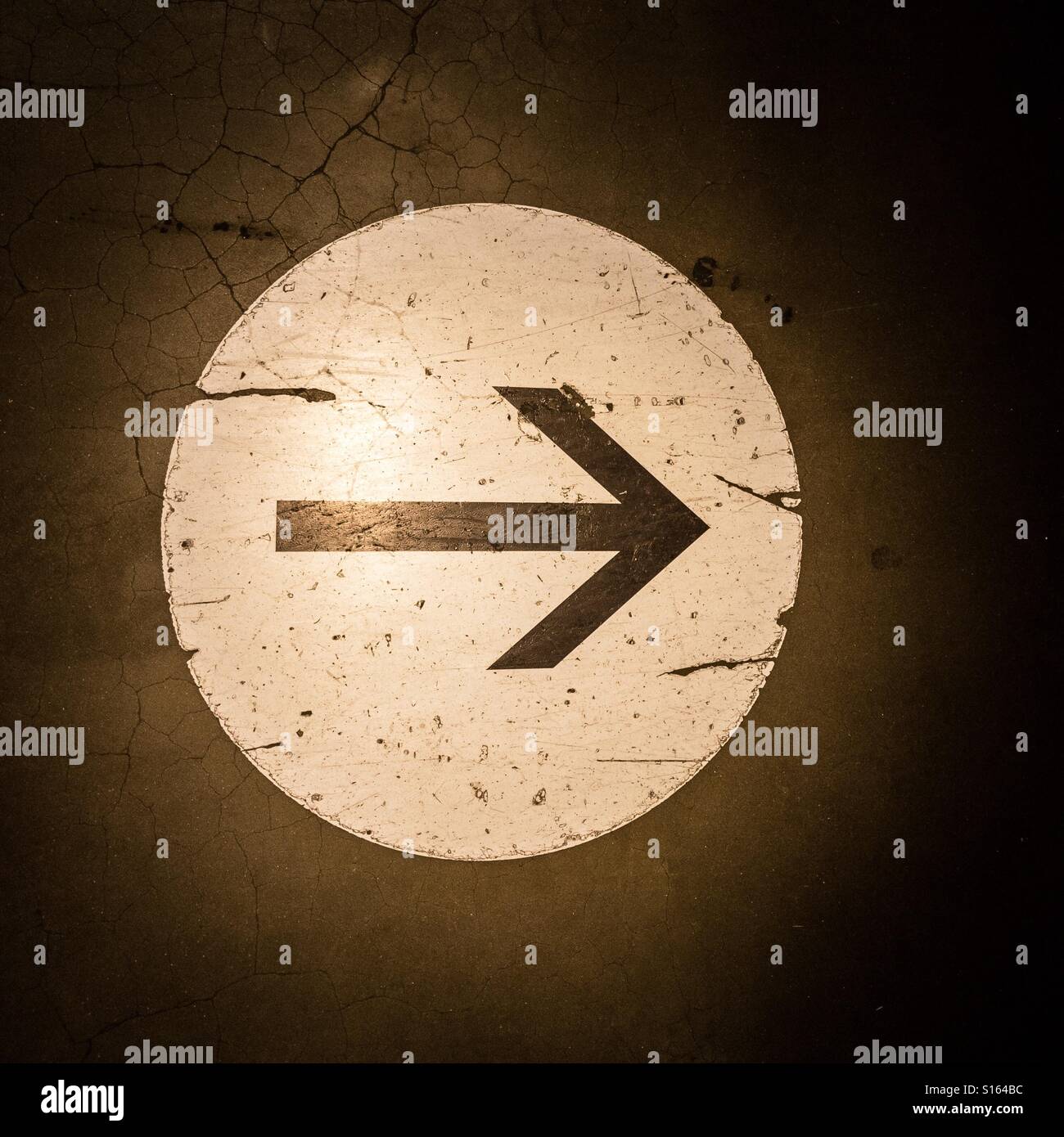 Right arrow hi-res stock photography and images - Alamy