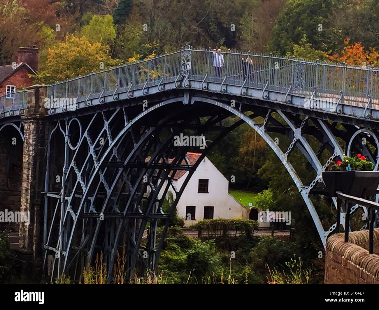 The iron bridge at Ironbridge, Shropshire, UK Stock Photo - Alamy