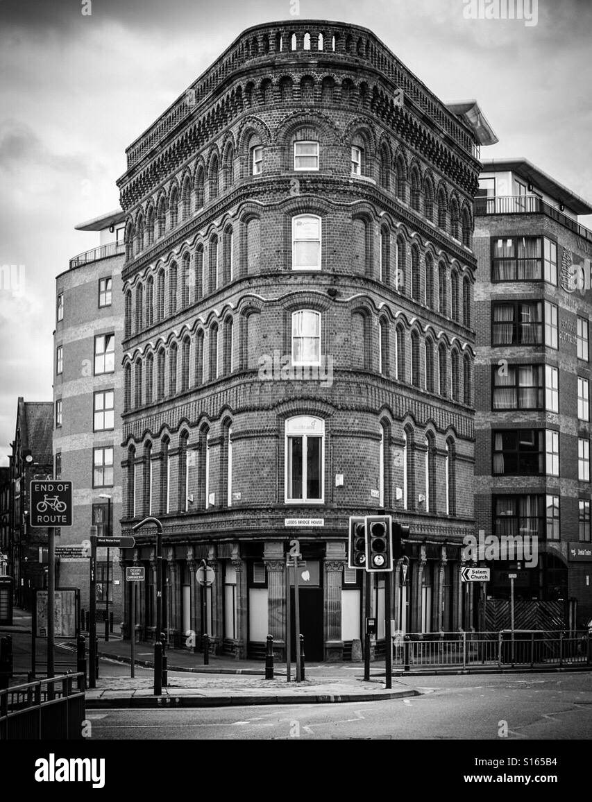 Bridge house leeds hi-res stock photography and images - Alamy