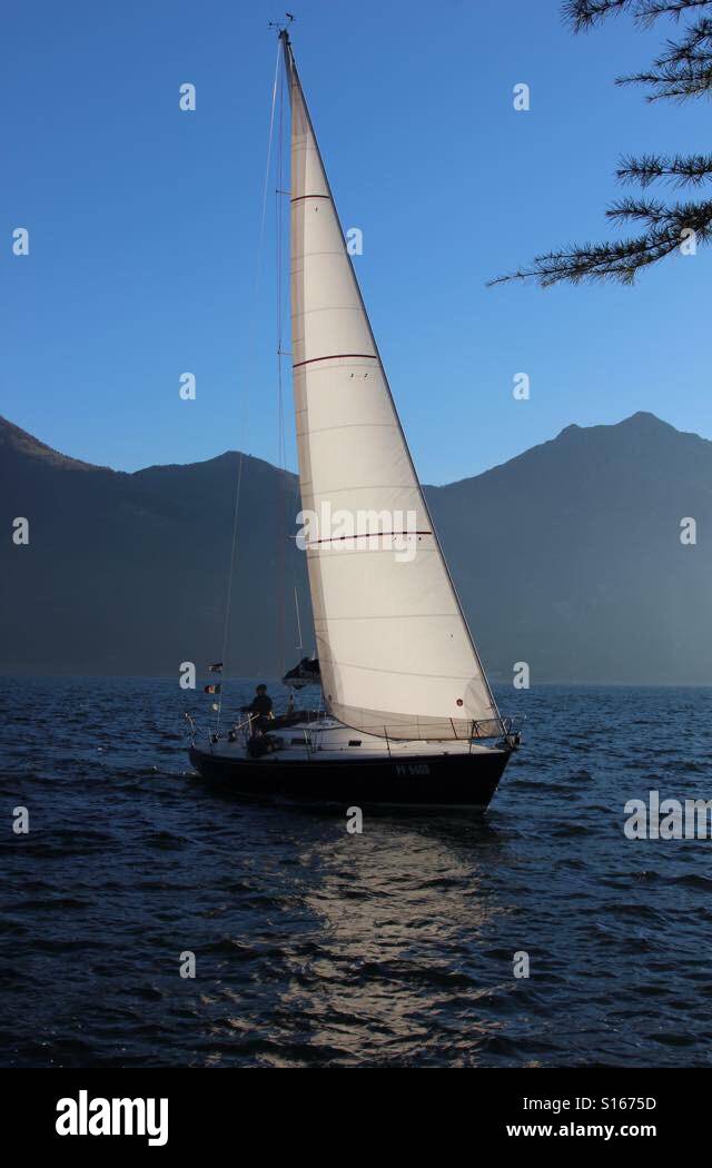 Barca do lago hi-res stock photography and images - Alamy