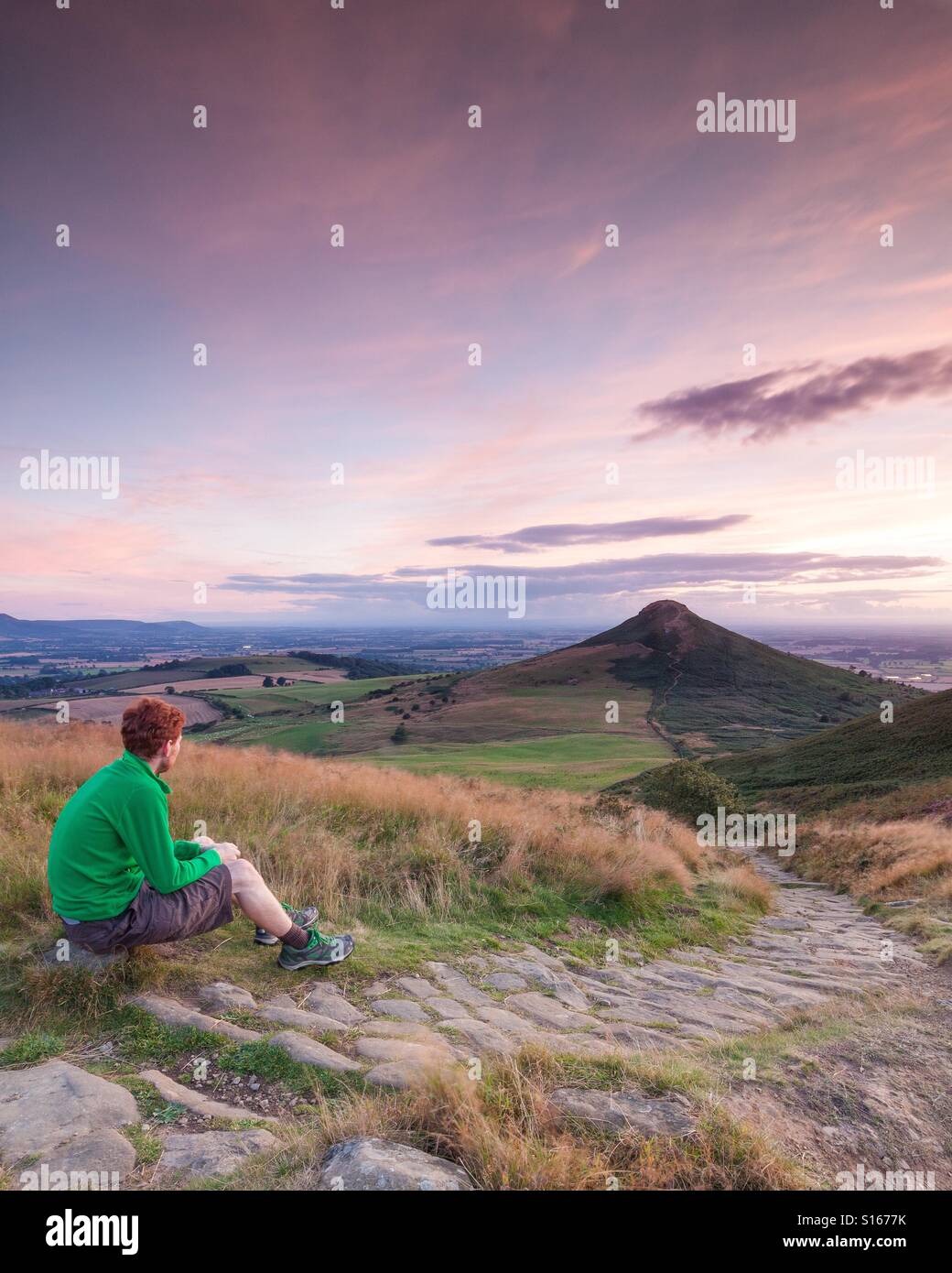 Watching the sunset at Roseberry Topping in the North York Moors Stock ...