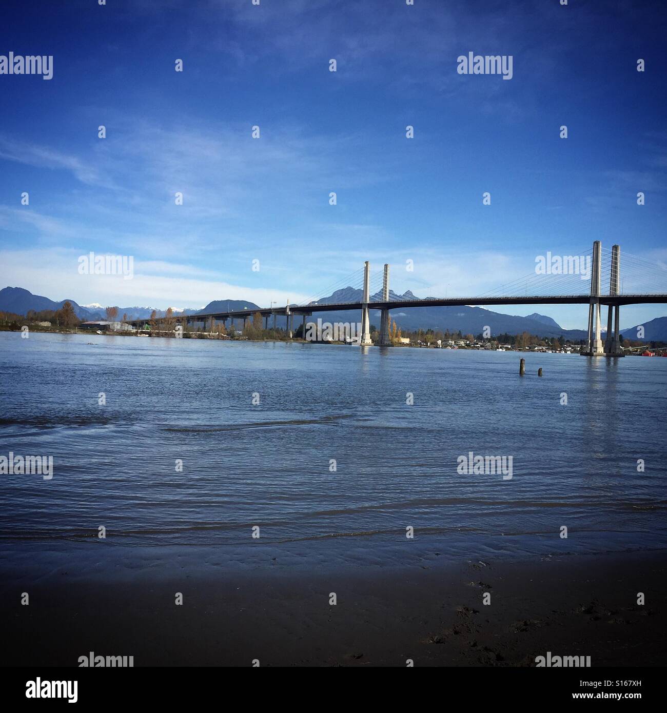 Skyscape bridge hi-res stock photography and images - Alamy