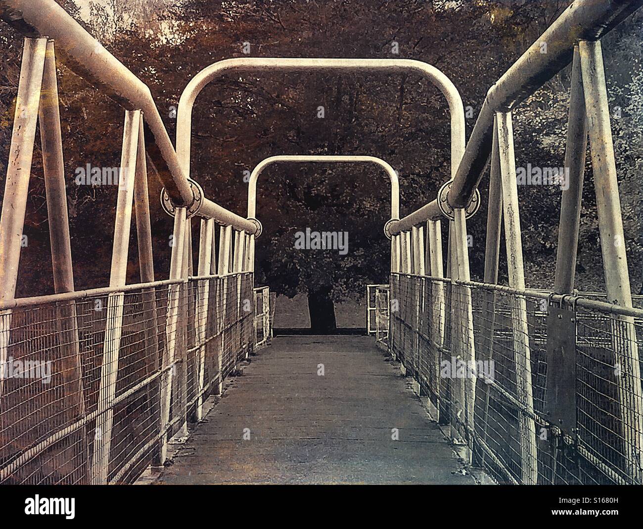 Tubular steel hi-res stock photography and images - Alamy