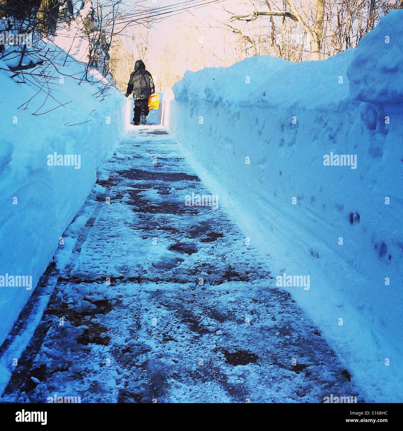Shoveled sidewalk hi-res stock photography and images - Alamy