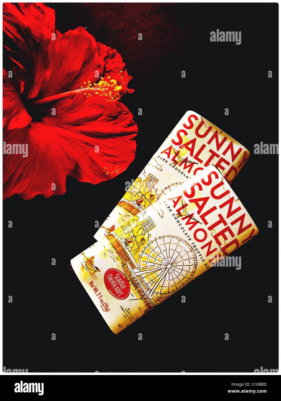 Dark chocolate bar flower hi-res stock photography and images - Alamy