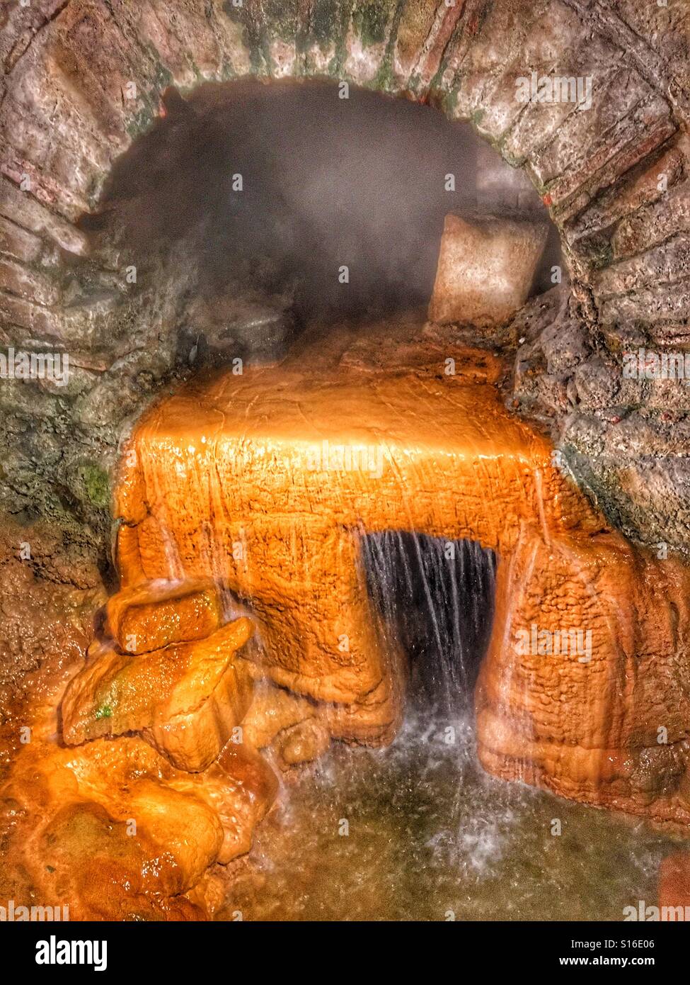 The Sacred Spring at the Roman Baths in Bath, Somerset, England Stock ...