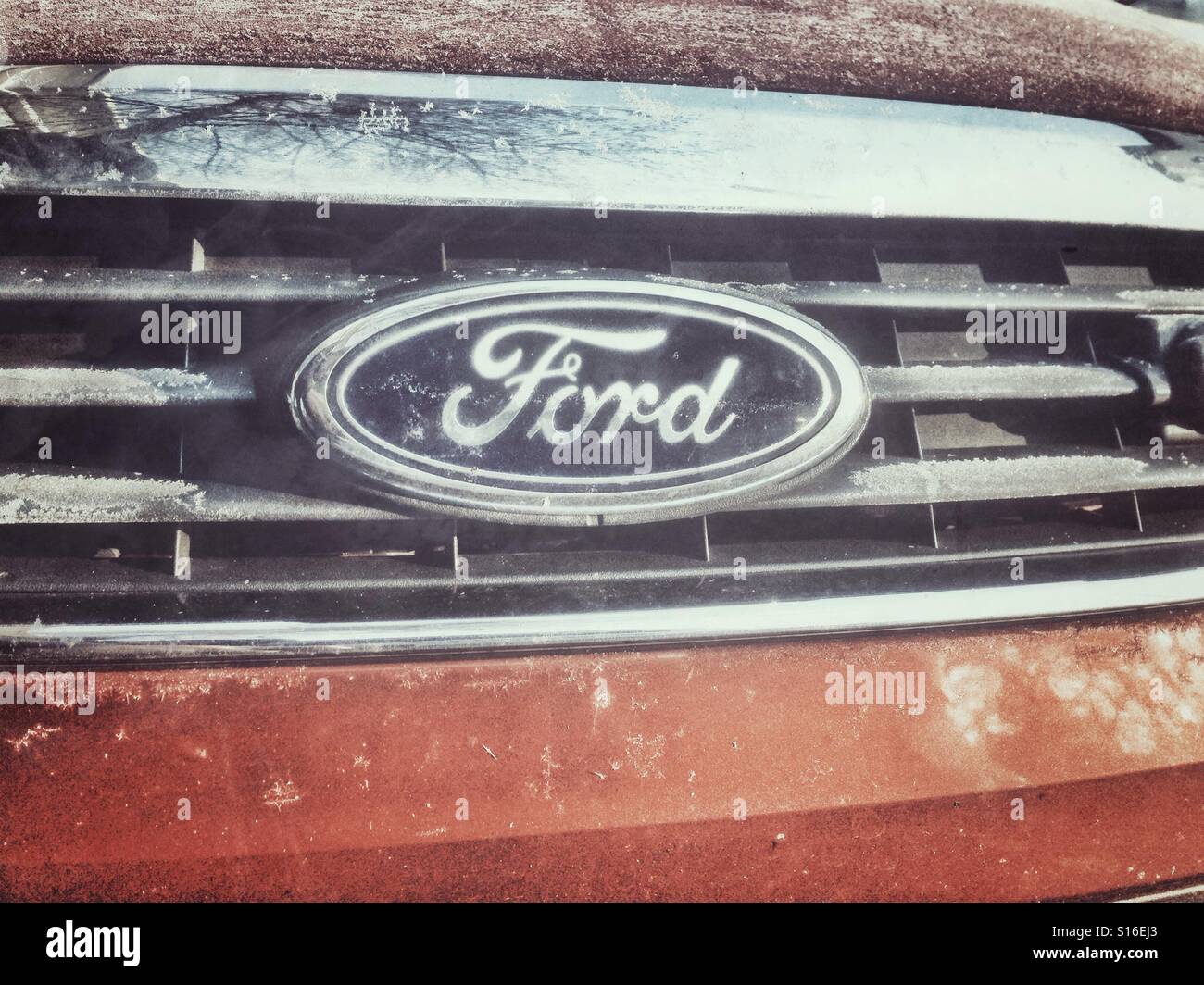 Red ford logo hi-res stock photography and images - Alamy