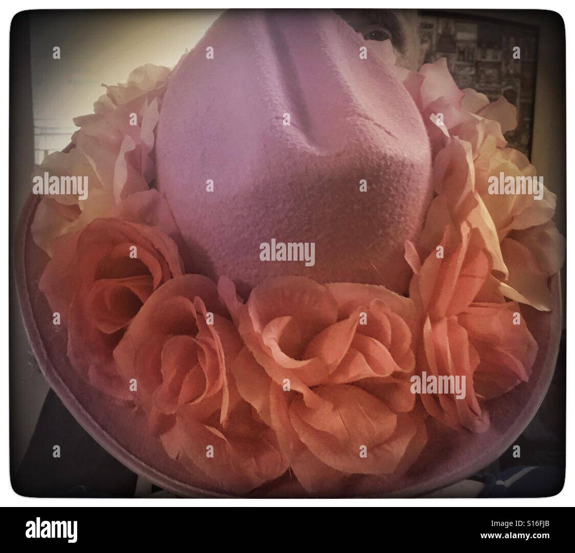 Pink cowboy hat hi-res stock photography and images - Alamy