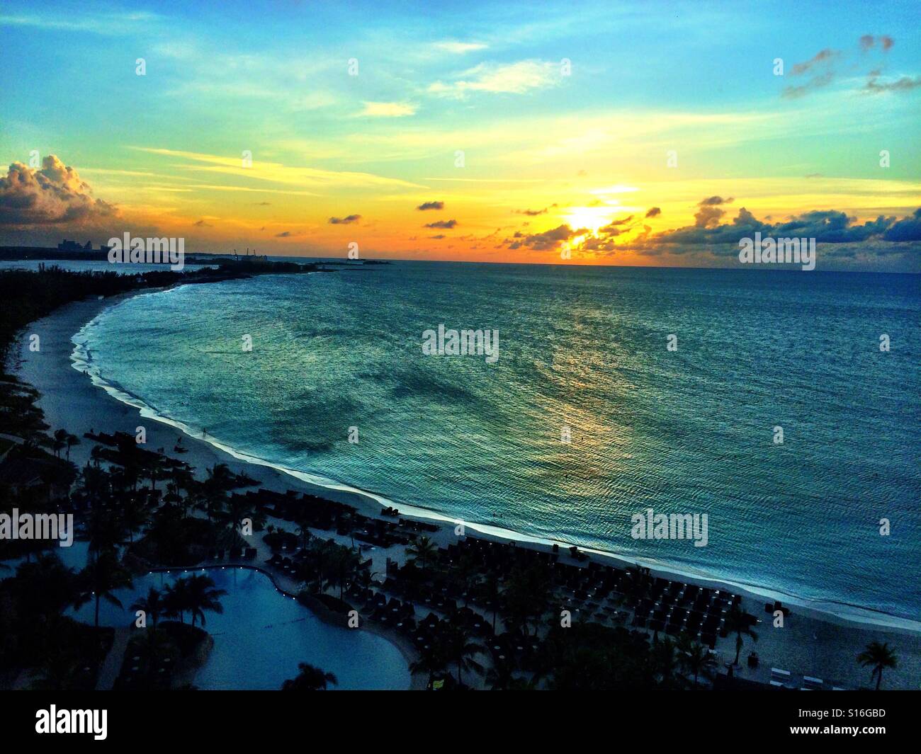 Bahamas sunset hi-res stock photography and images - Alamy