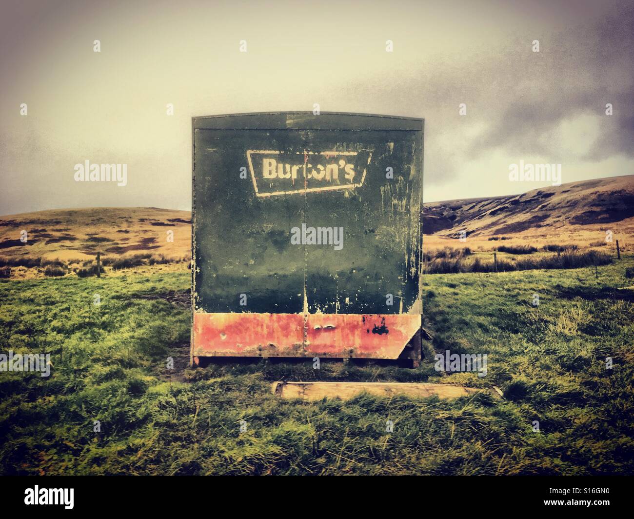 Old shipping container hi-res stock photography and images - Alamy