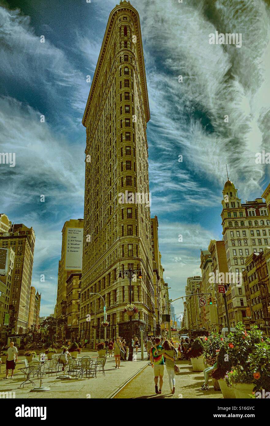 Triangular skyscraper hi-res stock photography and images - Alamy