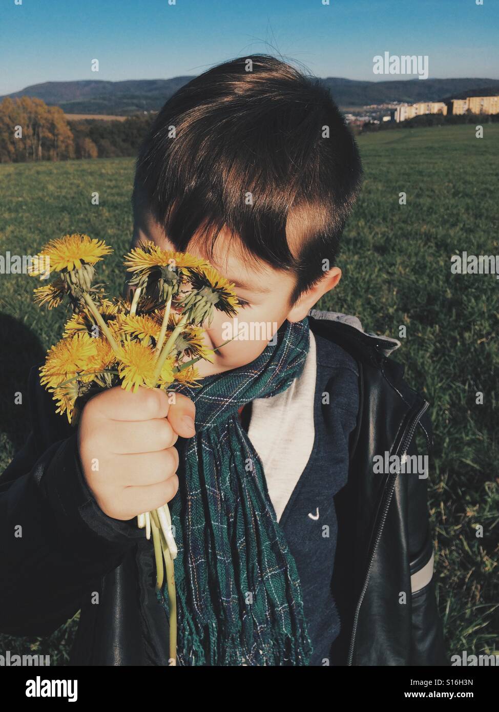 Flower and boy hi-res stock photography and images - Alamy
