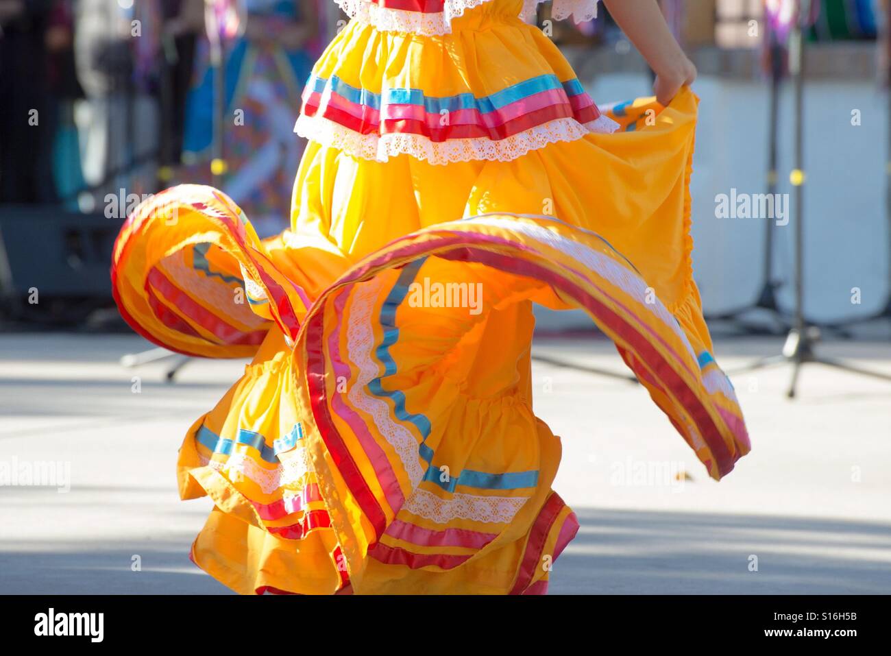Mexican Dancing Stock Photos & Mexican Dancing Stock Images - Alamy