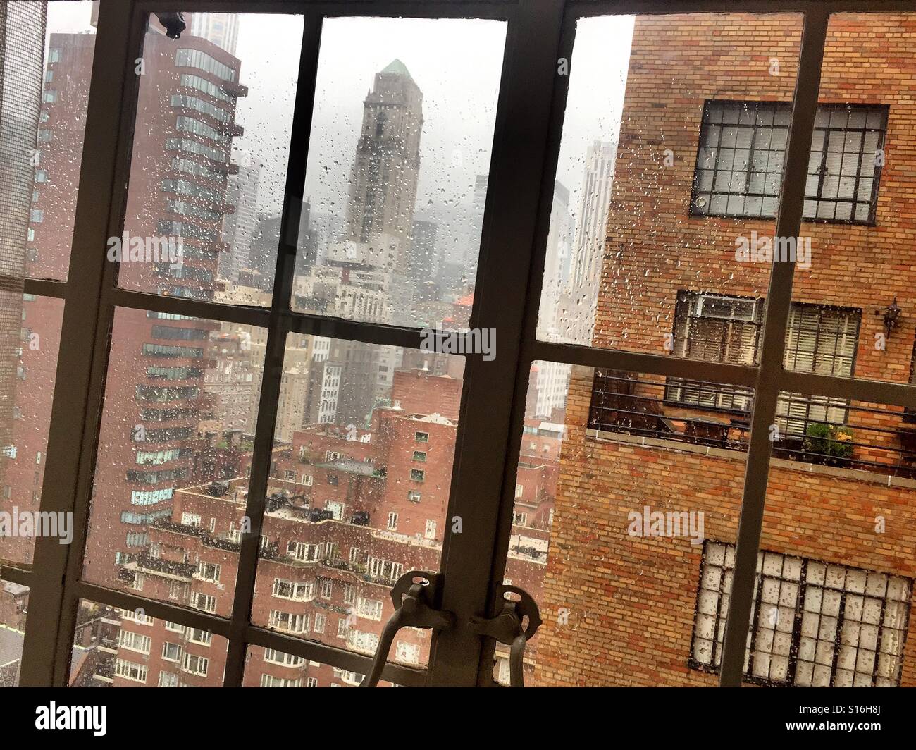 Casement windows hi-res stock photography and images - Alamy