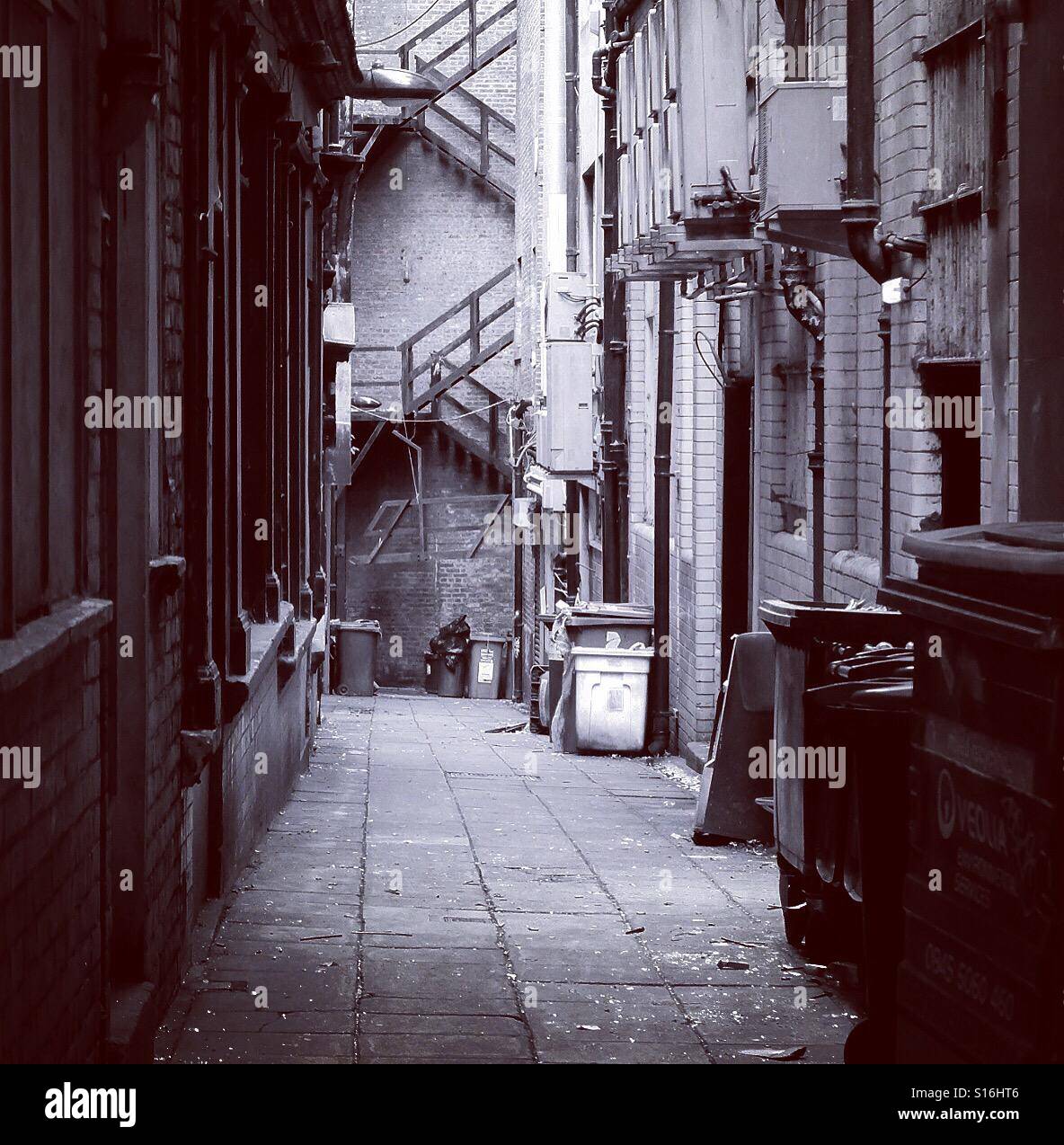 Backstreet alley in Newcastle Stock Photo - Alamy