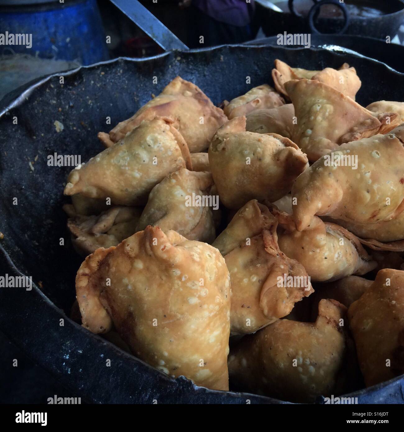 Indian samosa hi-res stock photography and images - Alamy