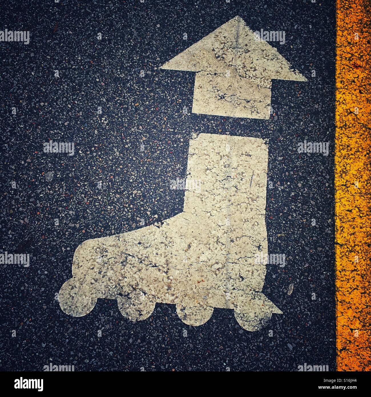 Sign on roller skating path in a park in Warsaw Stock Photo - Alamy