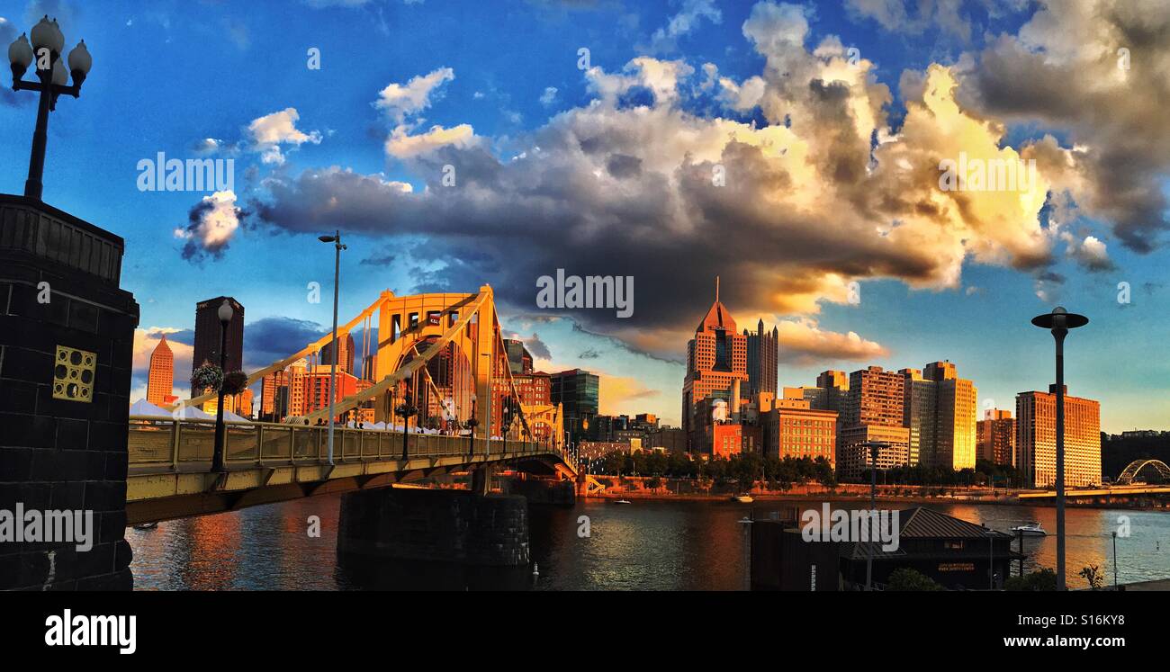 Pittsburgh, PA - Roberto Clemente bridge Stock Photo - Alamy