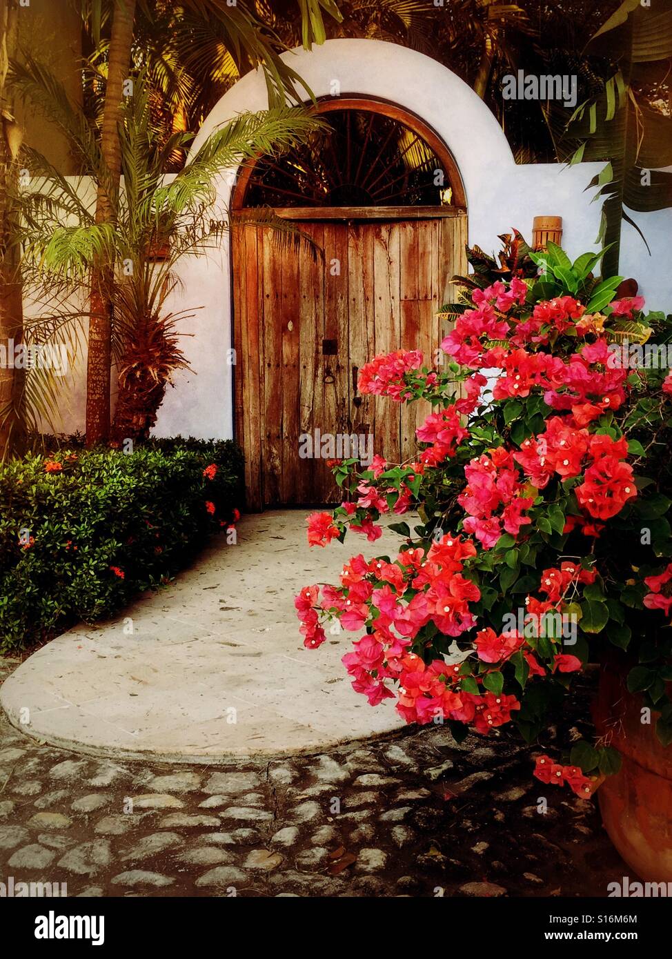 Rustic antique hi-res stock photography and images - Alamy