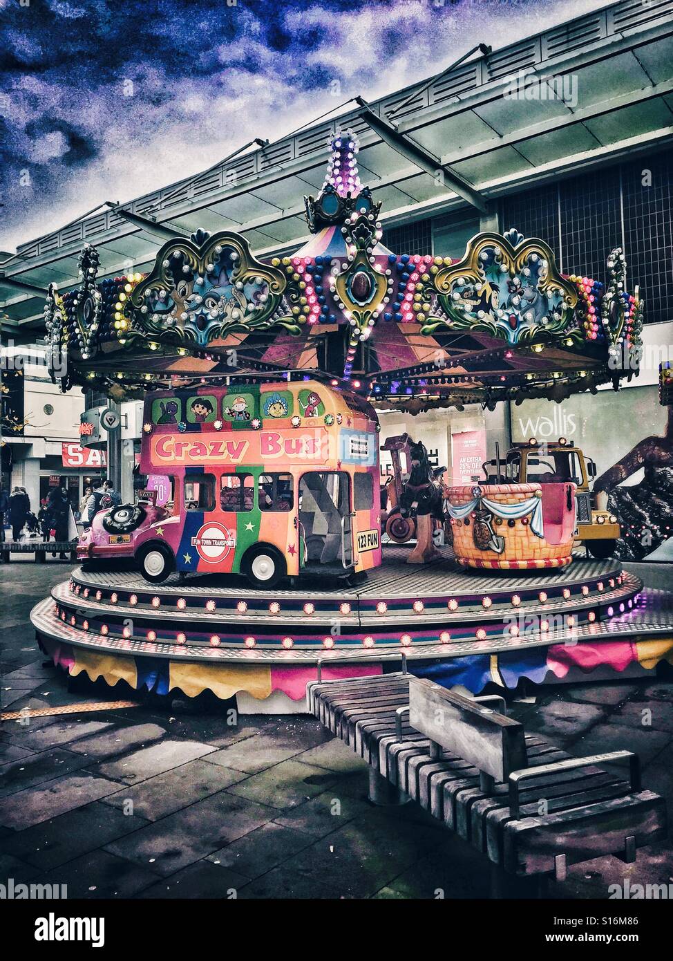 Ride fun fair hi-res stock photography and images - Alamy