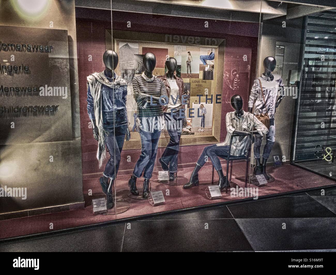 Showcase dummy hi-res stock photography and images - Alamy