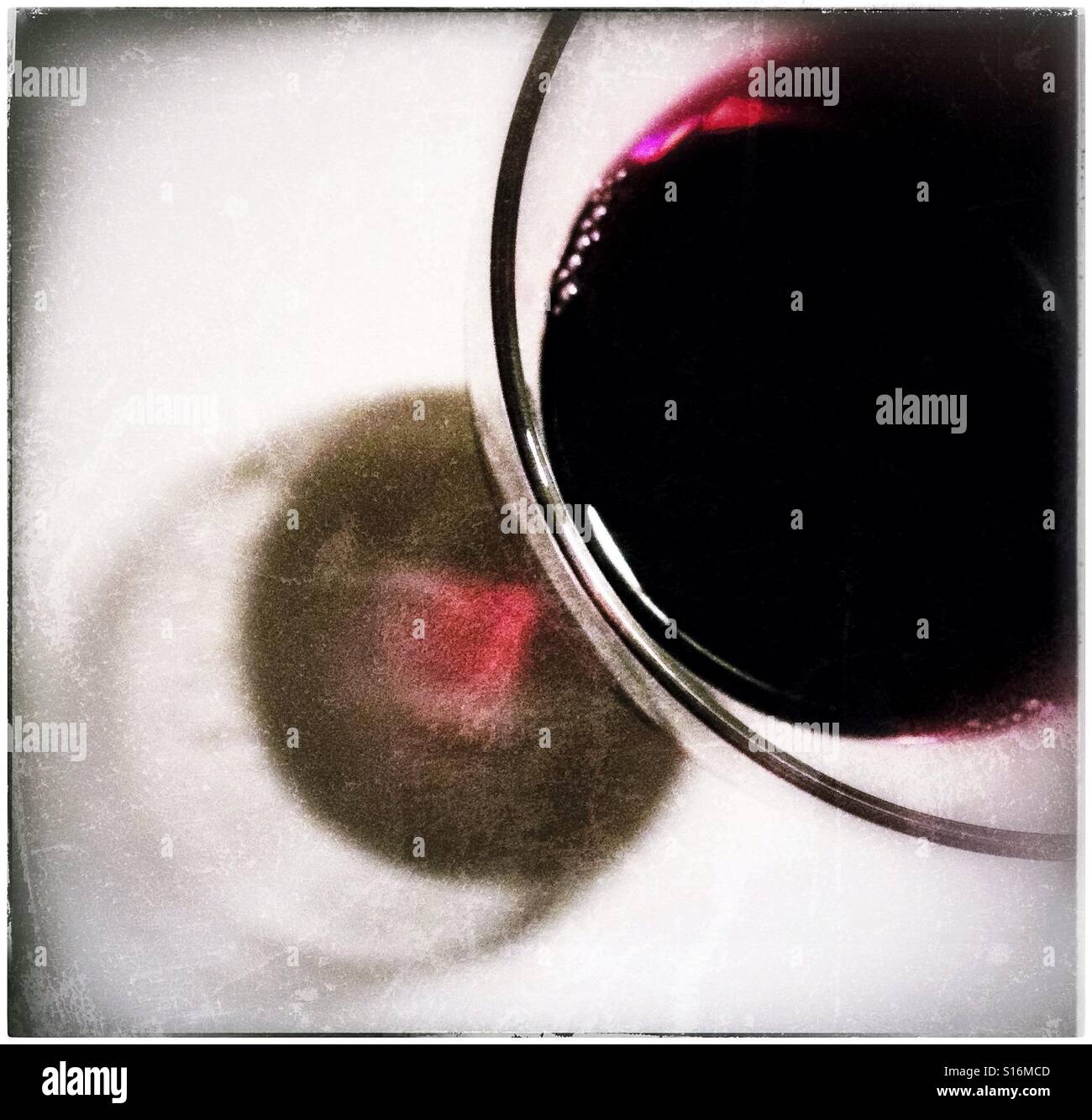A glass of Spanish Syrah red wine Stock Photo - Alamy