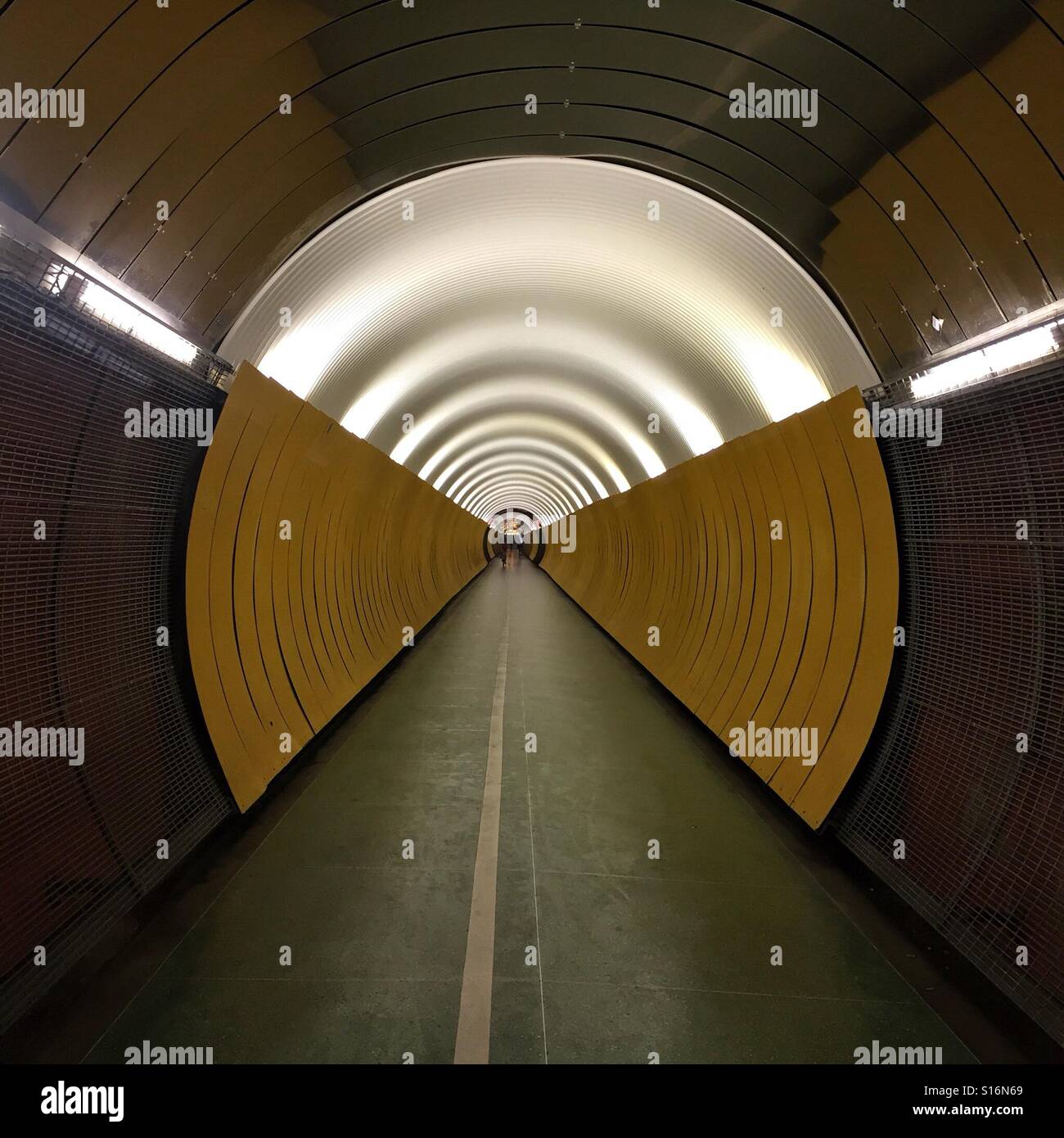 The circle of lights hi-res stock photography and images - Alamy