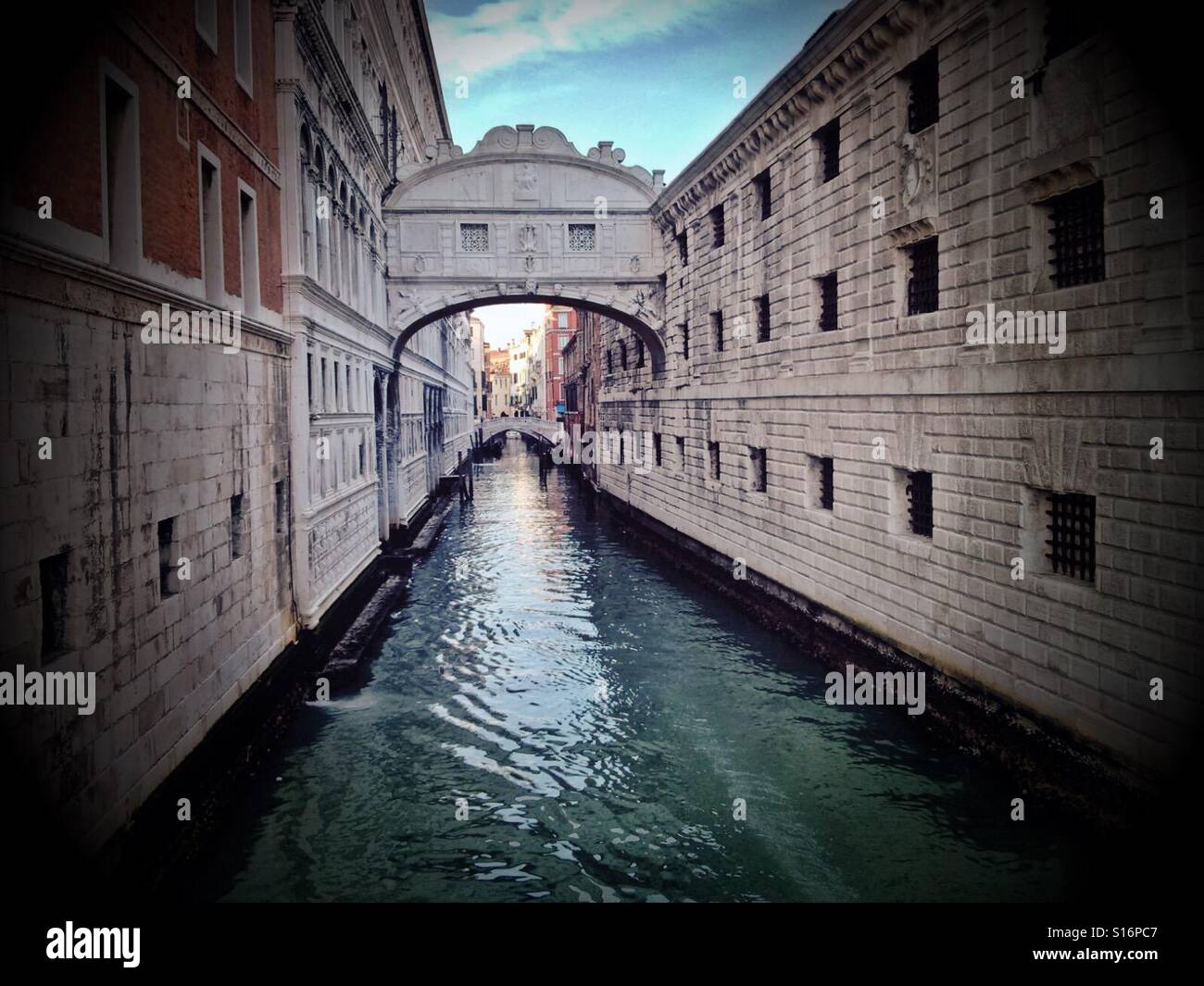 Venice ponte dei sospiri hi-res stock photography and images - Alamy
