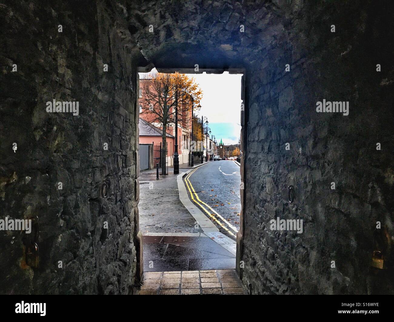 Bishops gate hi-res stock photography and images - Alamy