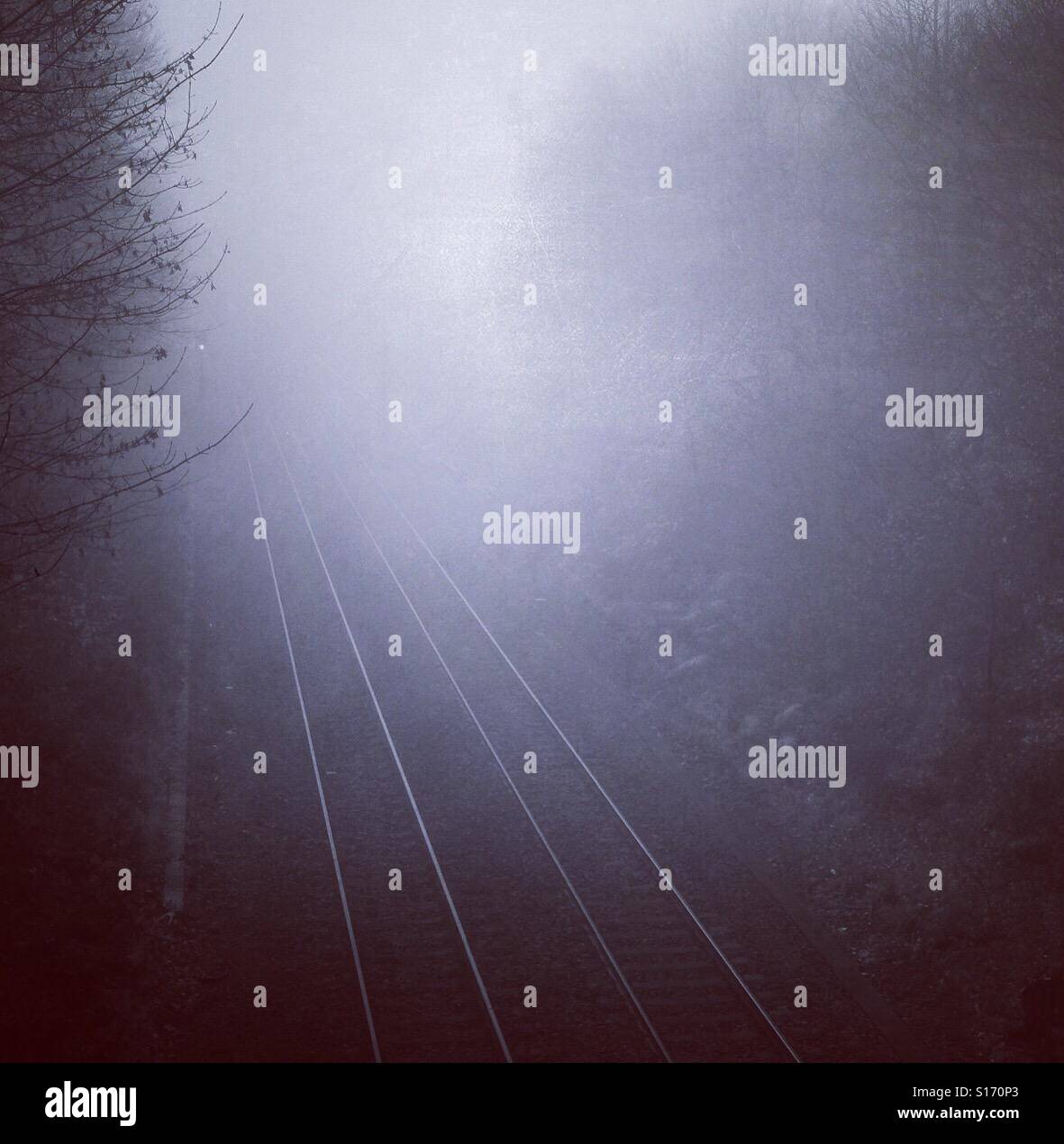 Fog line hi-res stock photography and images - Alamy