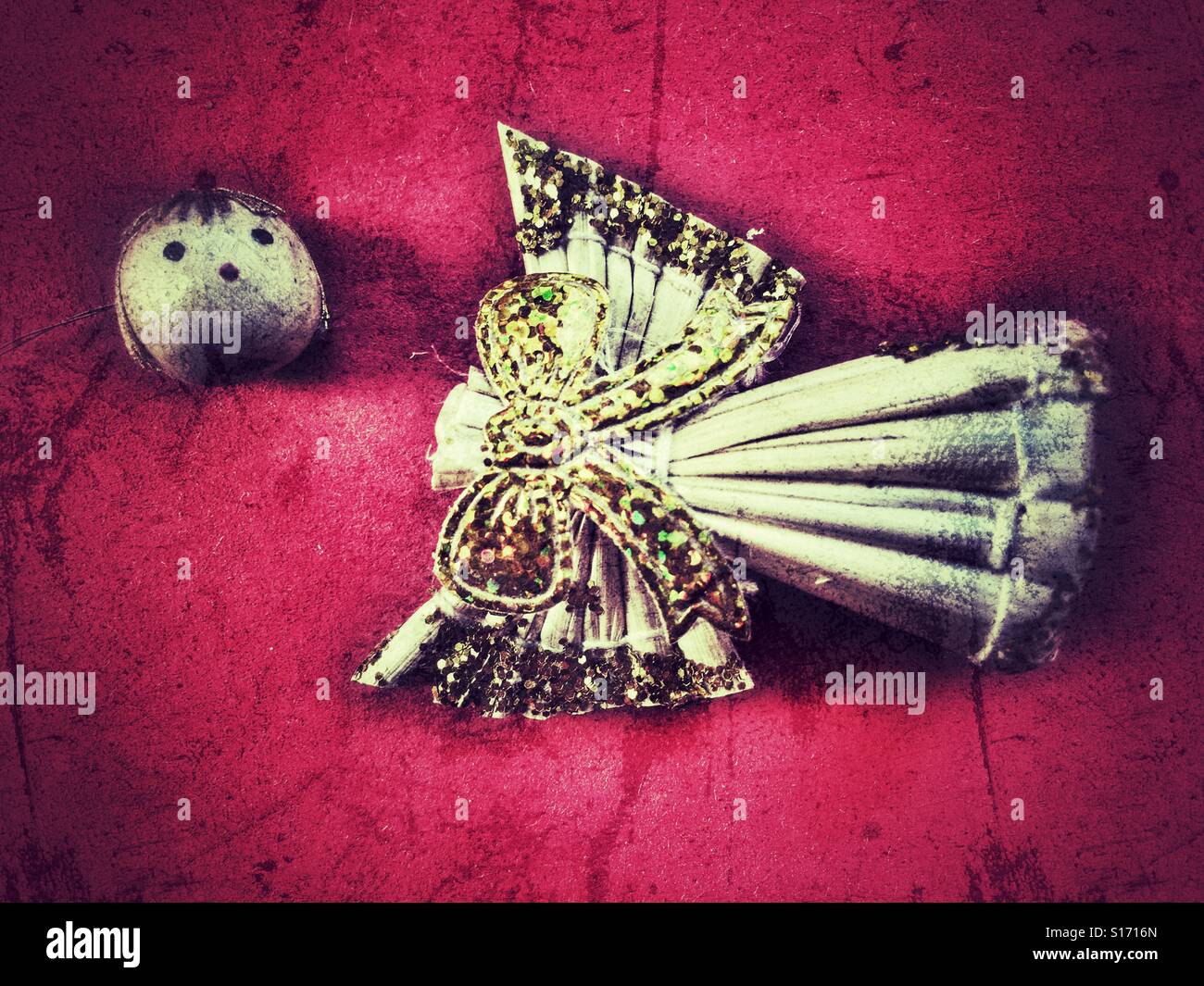 Broken angel decoration hi-res stock photography and images - Alamy