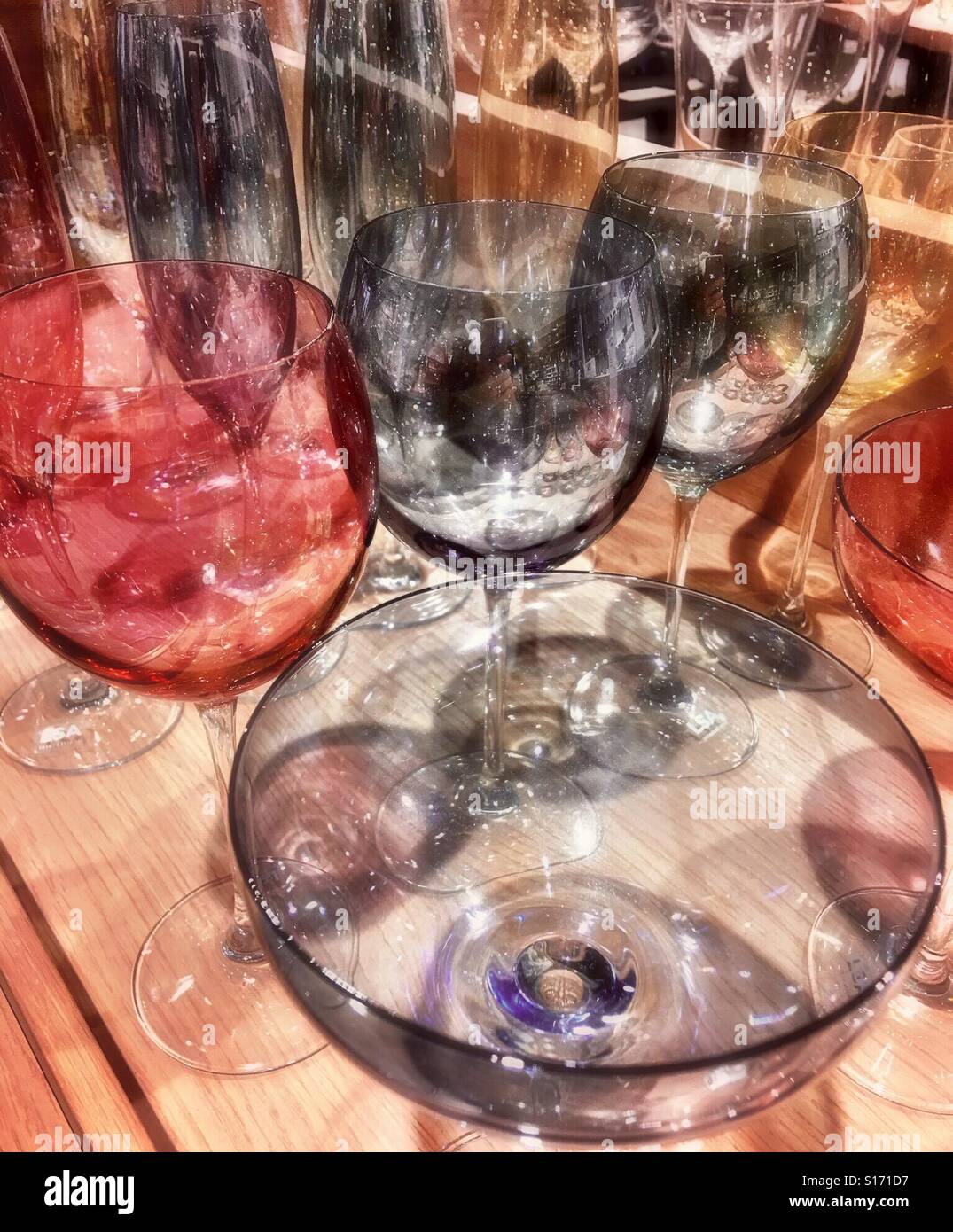 Red glassware hi-res stock photography and images - Alamy