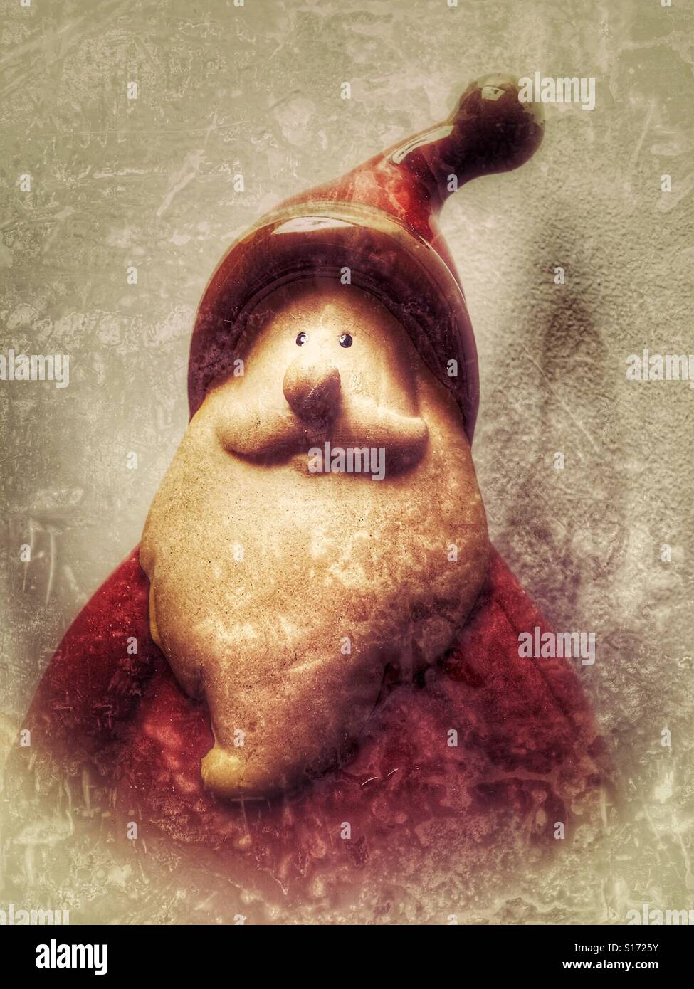 Old fashioned santa hi-res stock photography and images - Alamy