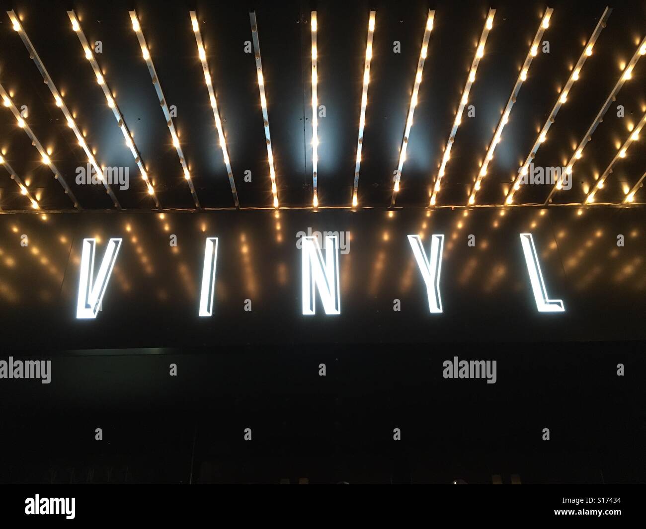 Vinyl sign hi-res stock photography and images - Alamy