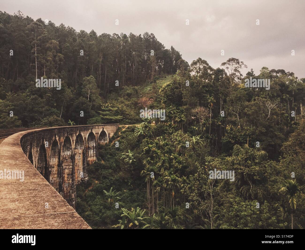 Nine arch hi-res stock photography and images - Alamy