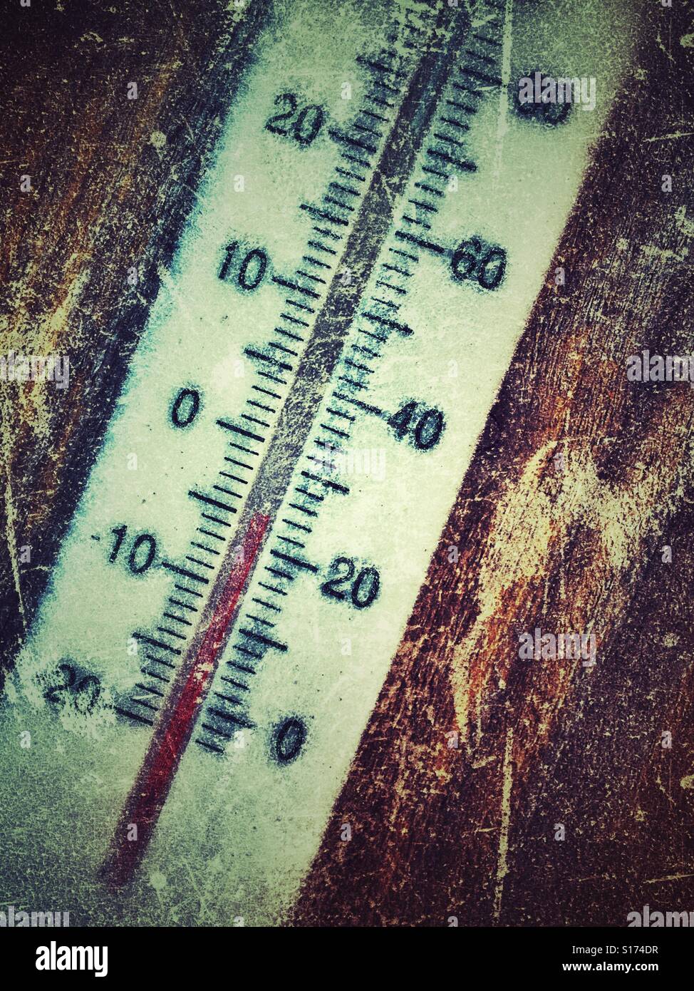 Thermometer gauge hi-res stock photography and images - Alamy