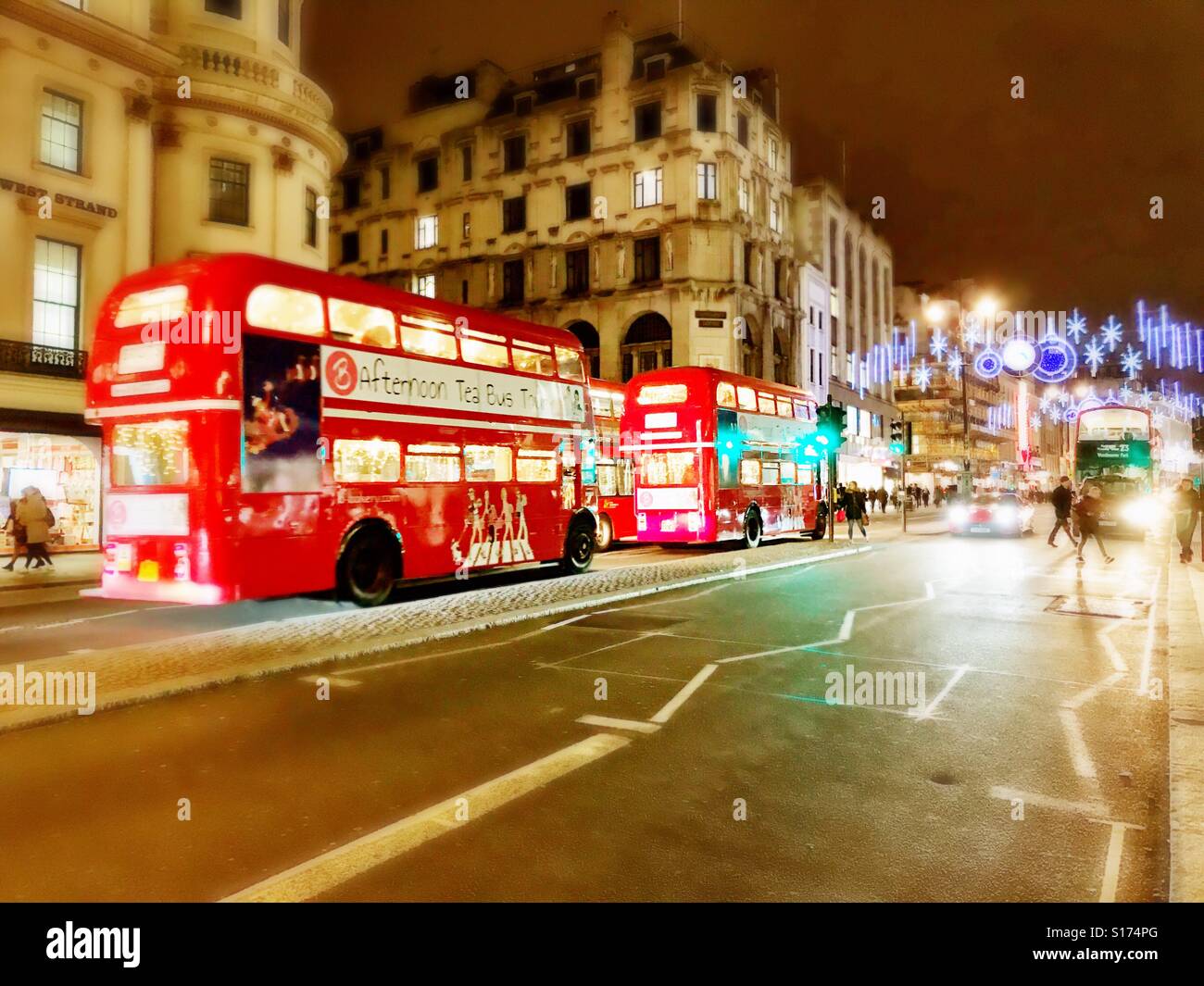 Old london bus night hi-res stock photography and images - Alamy